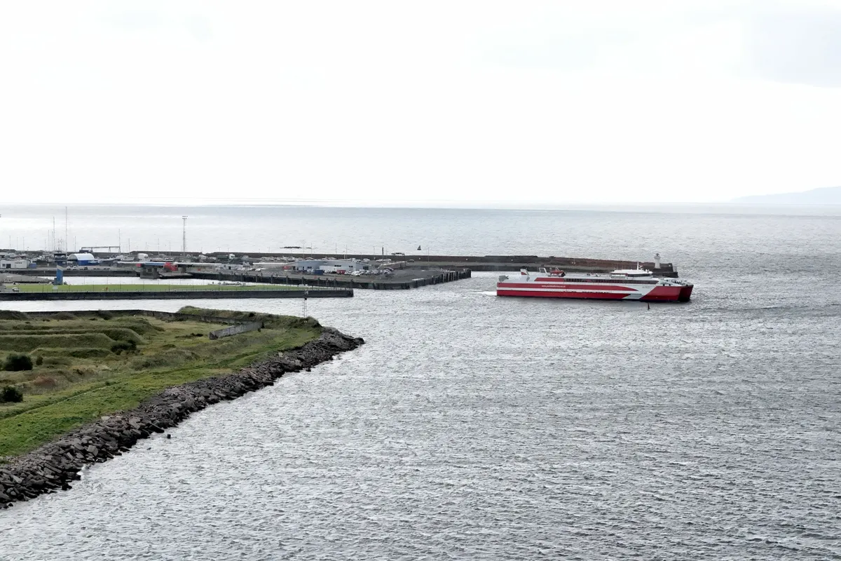 Ferries to Ardrossan | Ferry Travel